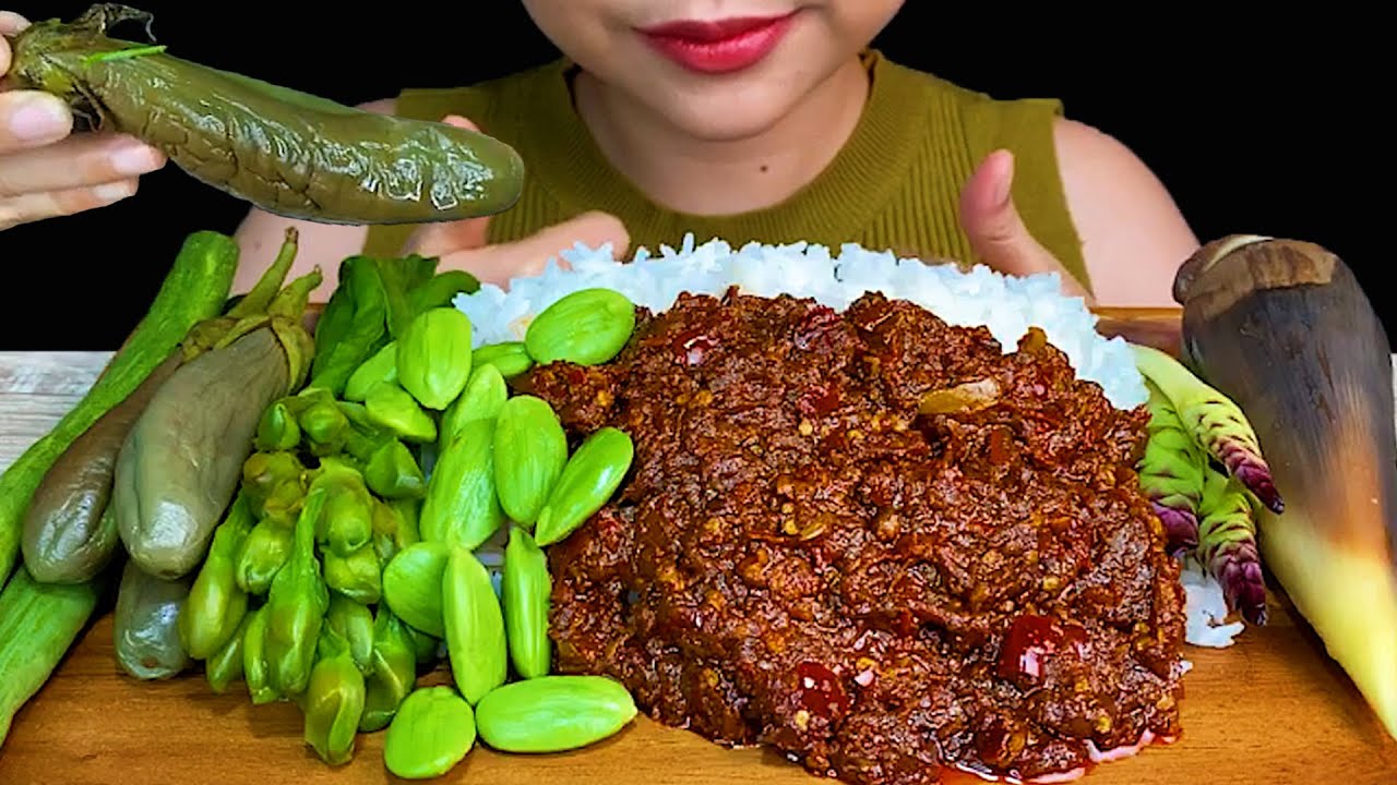 SPICY TOMATO FISH PASTE CURRY, STINK BEANS, BOILED VEGGIES - YouTube