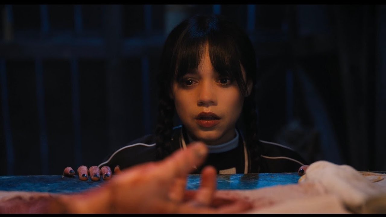 Thing is brought back to life by Uncle Fester (scene episode 7 ...