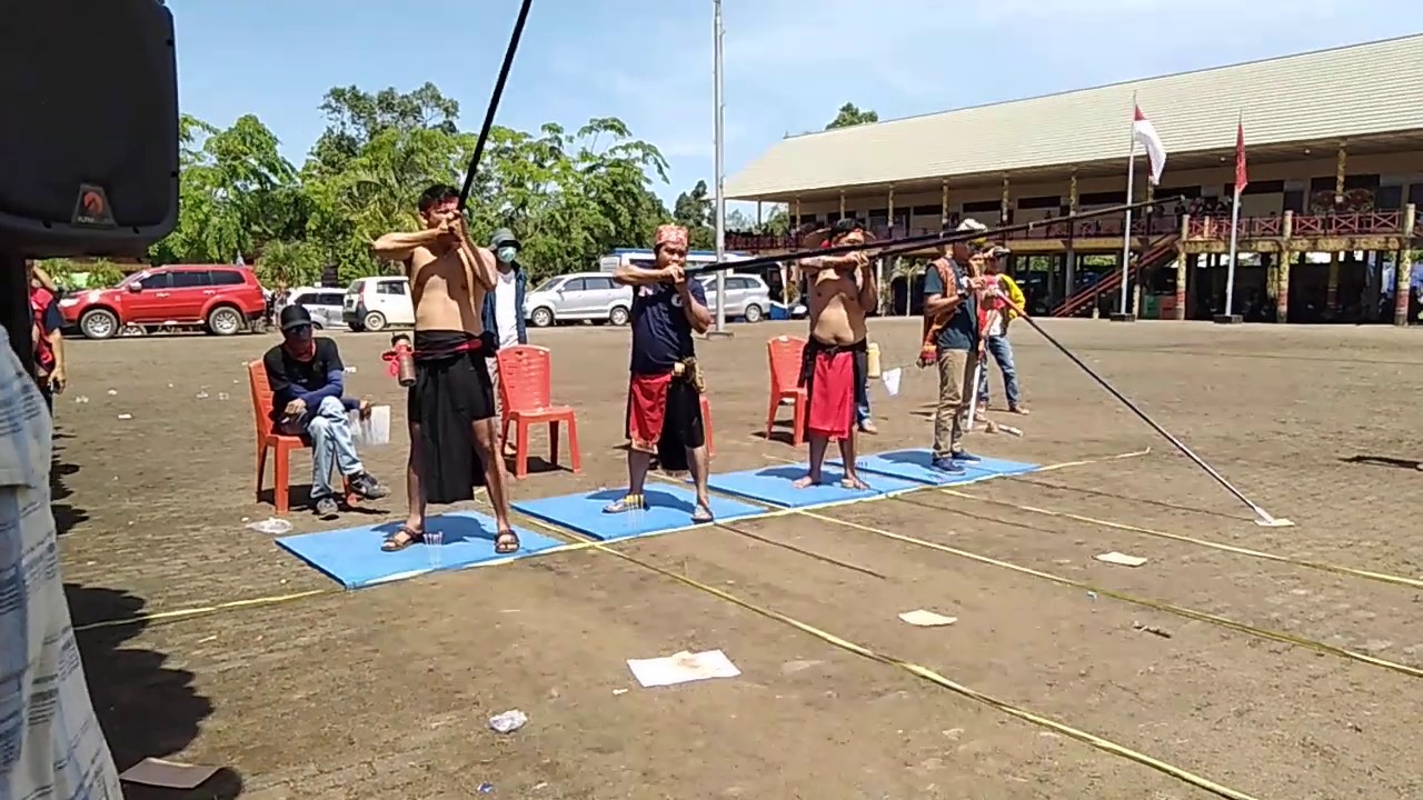 JUARA MENYUMPIT PEKAN GAWAI DAYAK KAB SANGGAU - YouTube