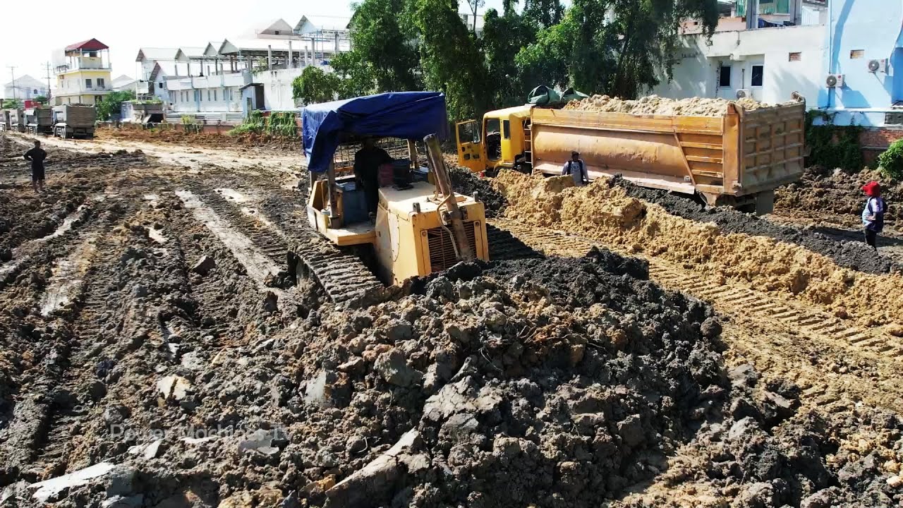 Ultimately Power Construction Machine Operator Big Dozer Push Wet Dirt ...
