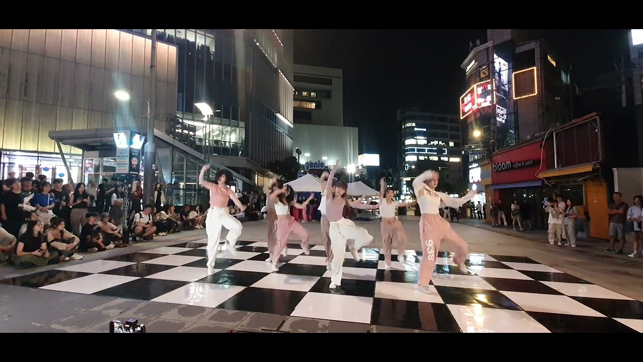 23.9.4 FEVER공연 신촌공연 신촌스타광장 DANCECREW FEVER(피버) by start Big - YouTube