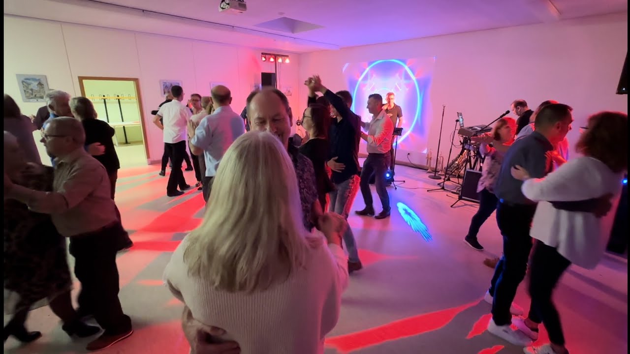 Feierlaune - mit Akustik 3 Band - in Böblingen 2023 - YouTube