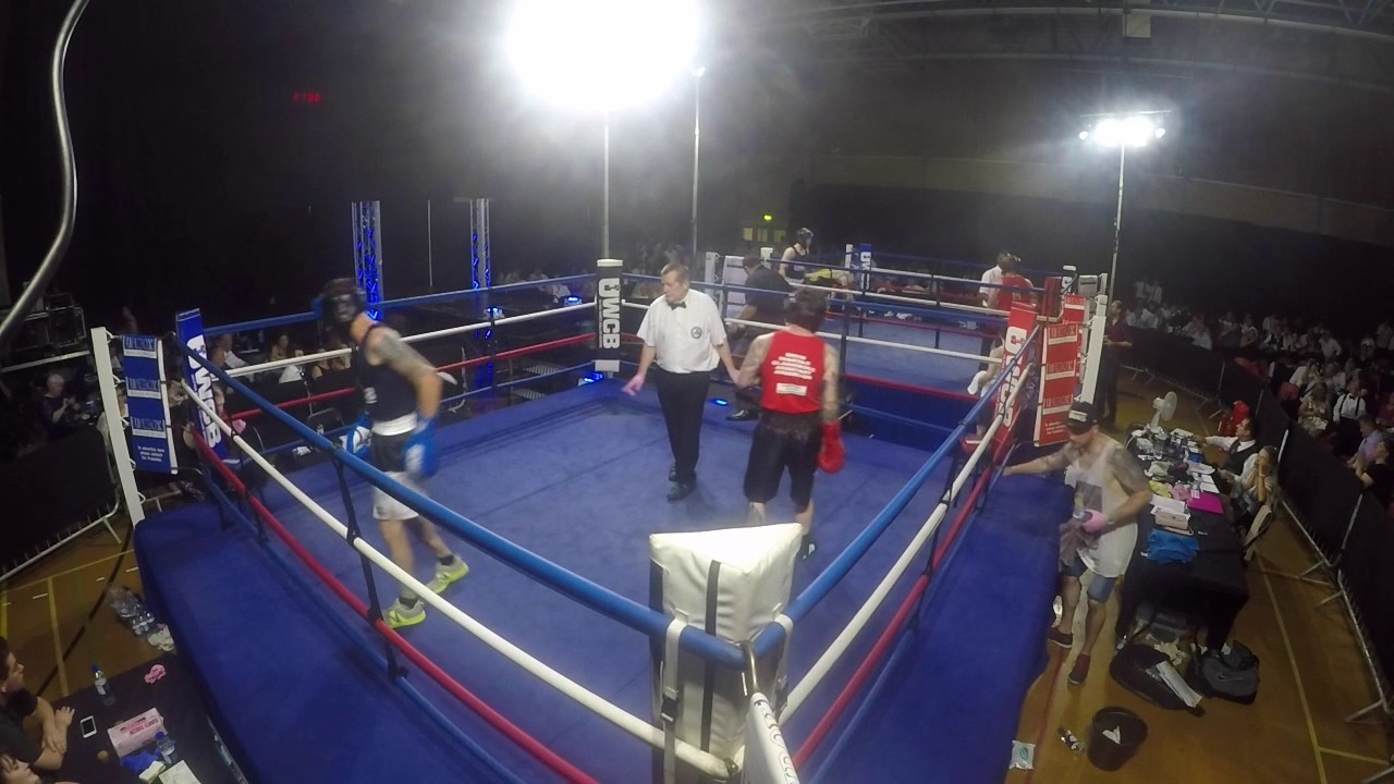 Ultra White Collar Boxing | Reading | Ring 2 | Bryn Anderson VS Daniel Thain - YouTube