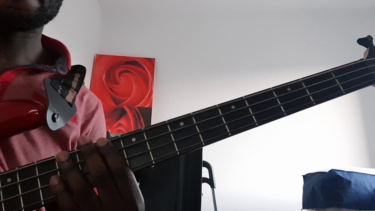 Guitare Basse Ye Oyo (Pasteur Moise Mbiye) - YouTube