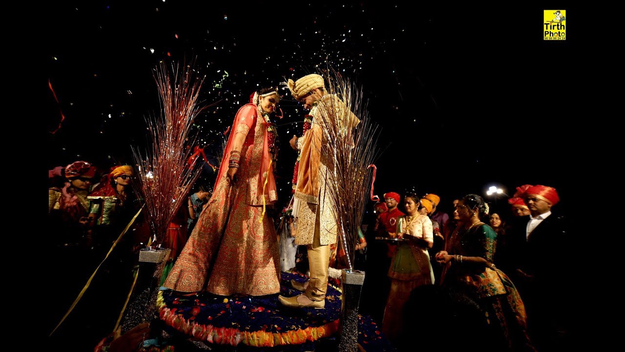 Best & unique wedding Varmala 2019| Awesome Varmala song | Varmala that ...