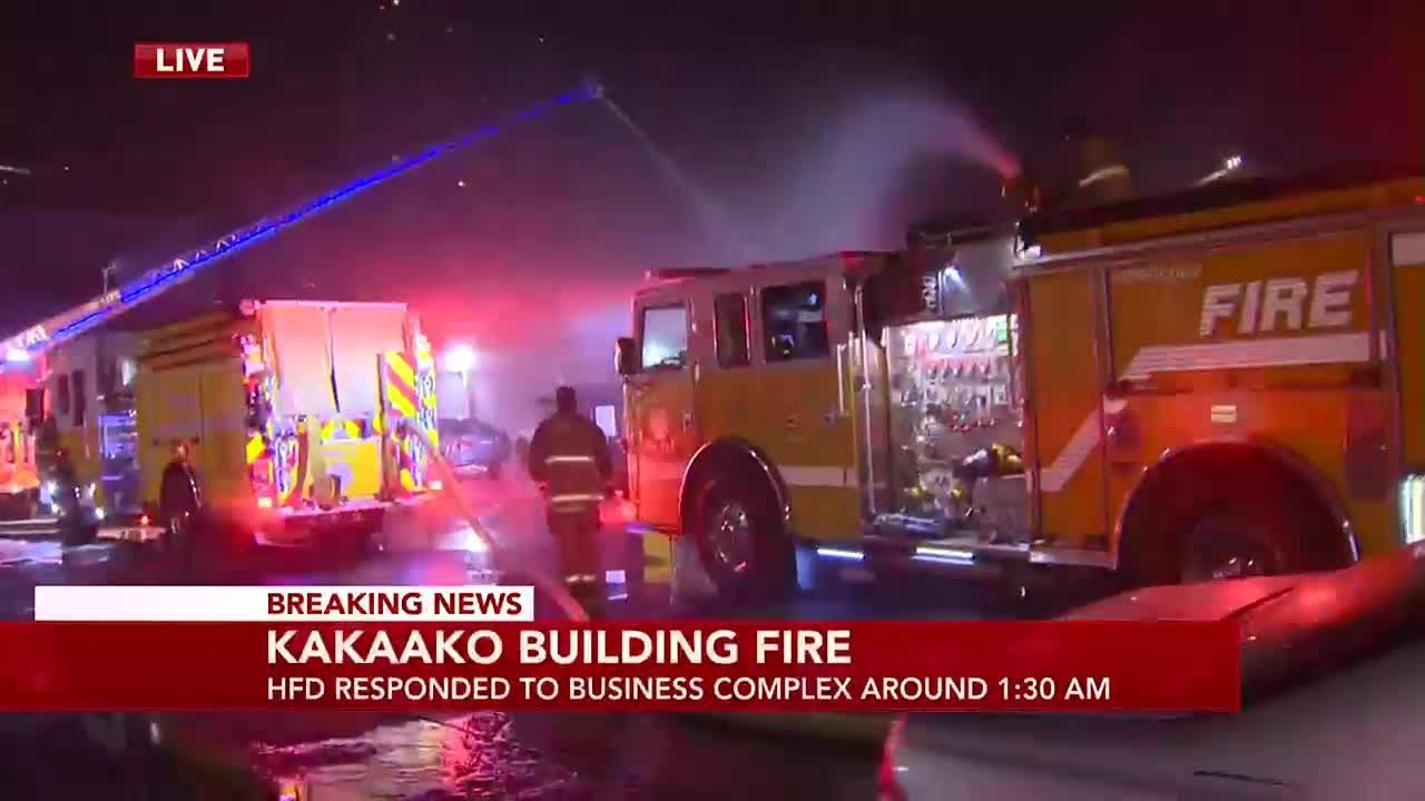 Firefighters battle raging building fire in Kakaako that broke out ...
