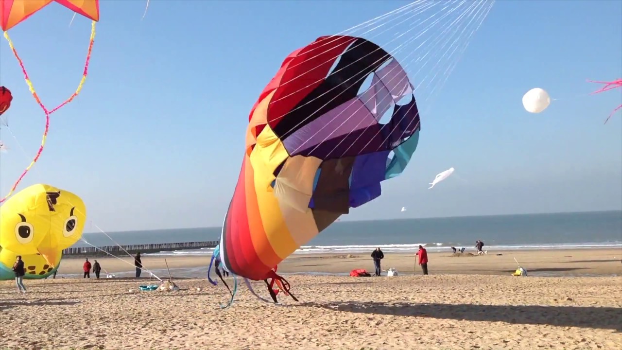 Kite meeting Cadzand - YouTube