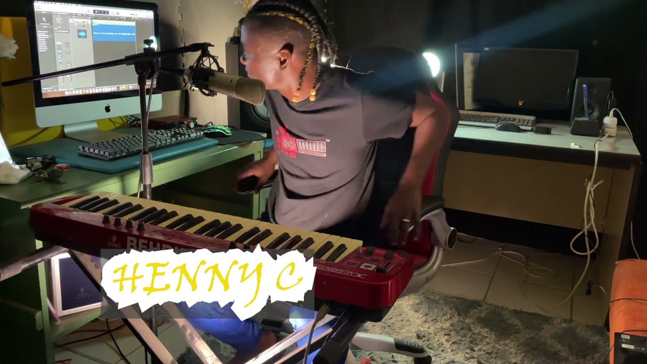 Henny c (vonani wata hosi yeso and let me love you ) live in studio ...