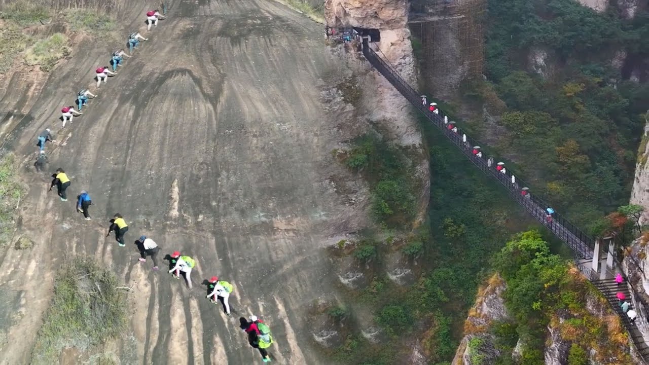 Amazing place in China | Most dangerous cliff walk | Amazing natural ...