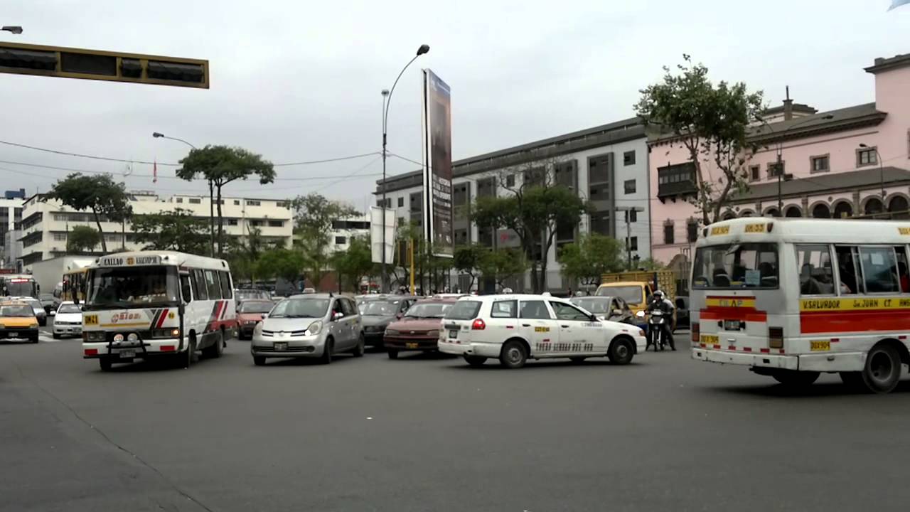 Trafico en el Centro de Lima - Peru / Traffic in the center of Lima ...