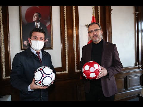 Burdurlu Kadınlardan Süper Lig'e El İşi Futbol Topu