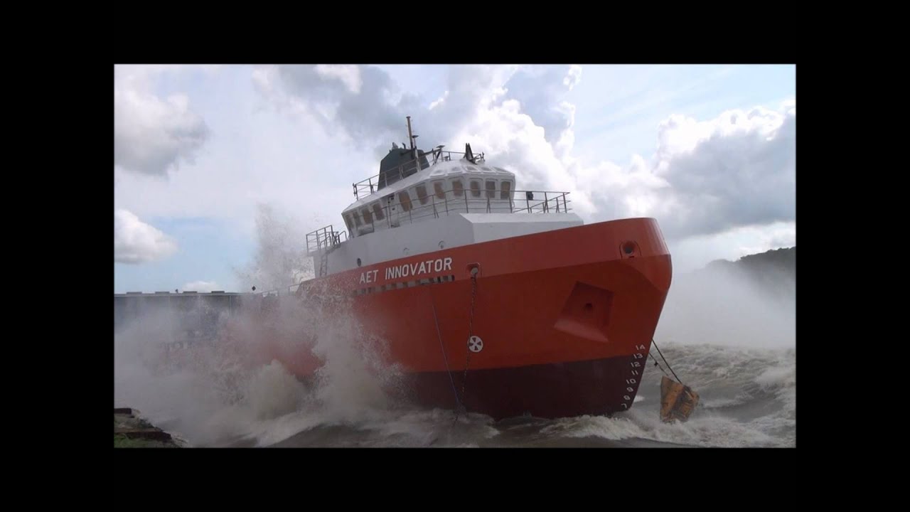 AET Innovator Bow side Launch - Leevac Shipyards, LLC - YouTube