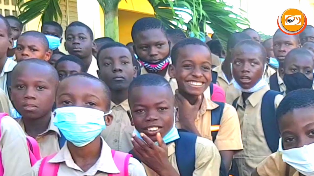 LE GRAND DRAPEAU 🇨🇮 LYCÉE MODERNE DJEDJI AMONDJI PIERRE ADJAME 220 ...