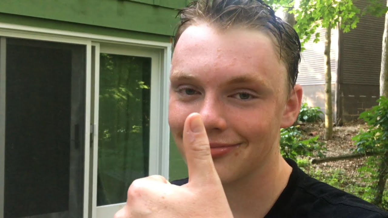 Mentos & Coke Challenge gone wrong *VOMIT ALERT* - YouTube