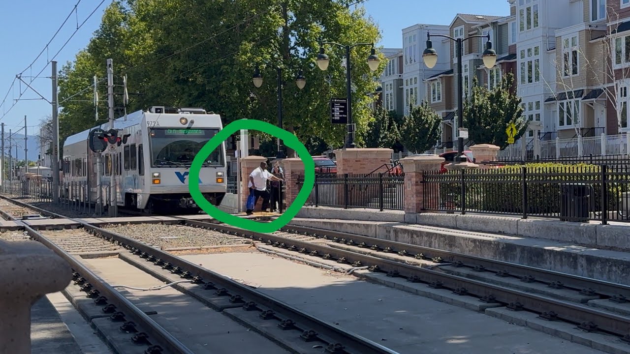 [Near Miss!] — VTA Green Line Train at San Jose - YouTube