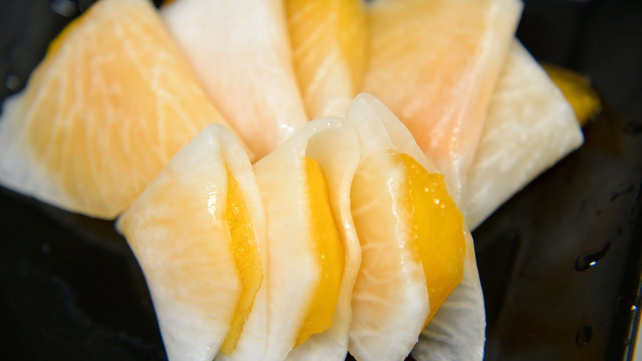 大根の挟み漬け（柿） How to make pickles with persimmon sandwiched between ...