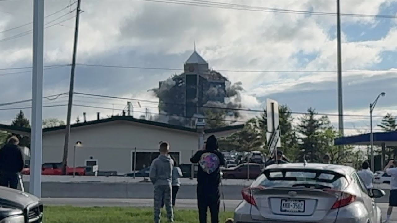 Implosion of Sheraton Hotel, Mahwah NJ (iphone15) - YouTube