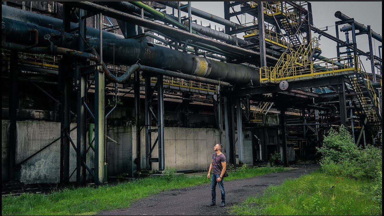 (SOMETHING EXPLODED) Exploring a Huge Dangerous Abandoned Steel Factory ...