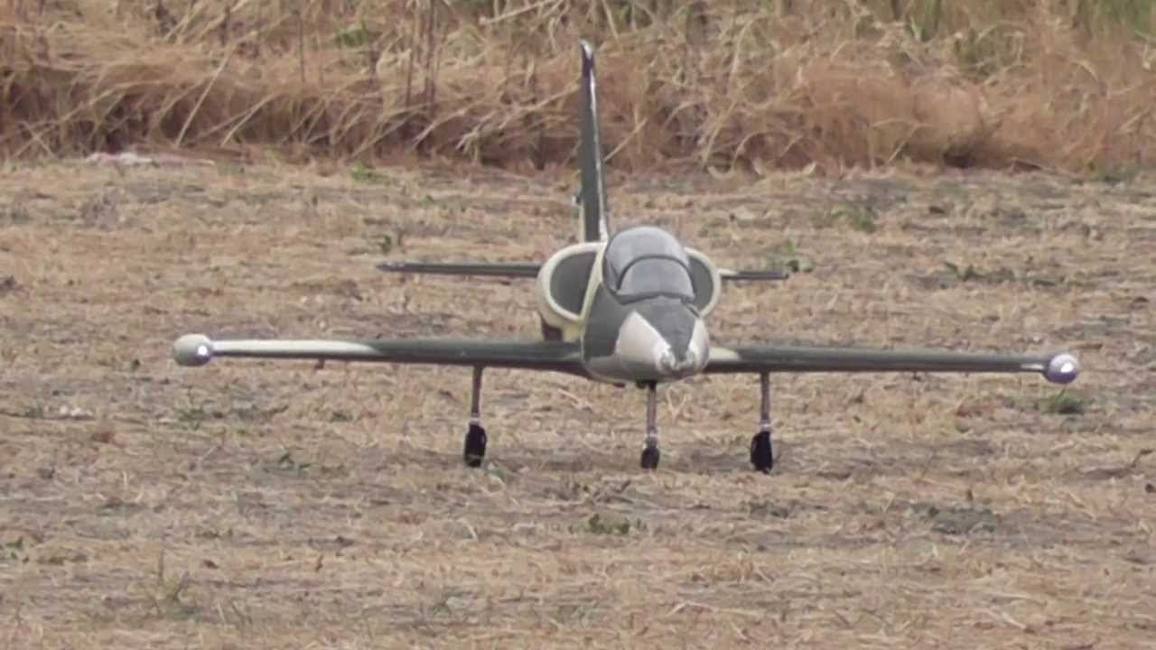 L39 turbine jetcat P20 Alverca 10 6 2013 - YouTube