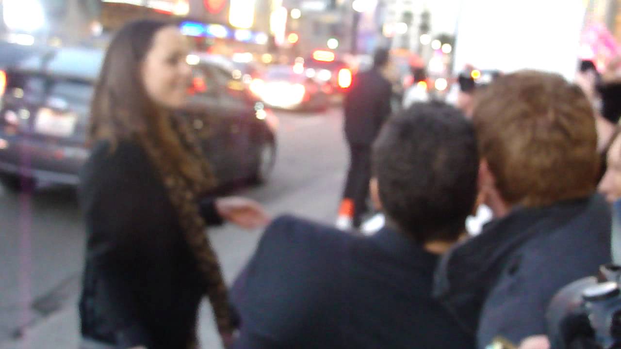 Jason Biggs signing autographs for fans at American Pie Reunion ...