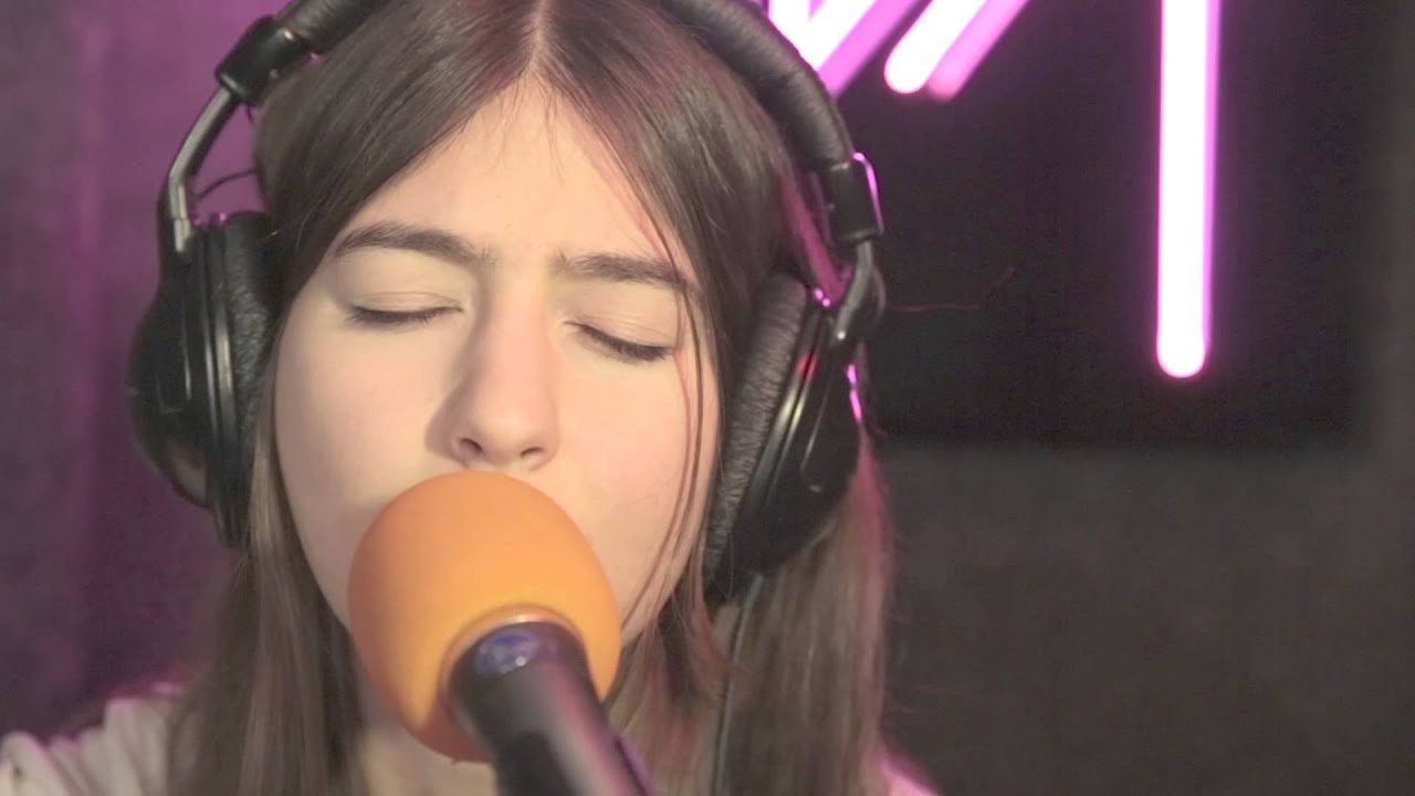 Weyes Blood "Summer" Me + You 145 Live @ Viva Radio - YouTube