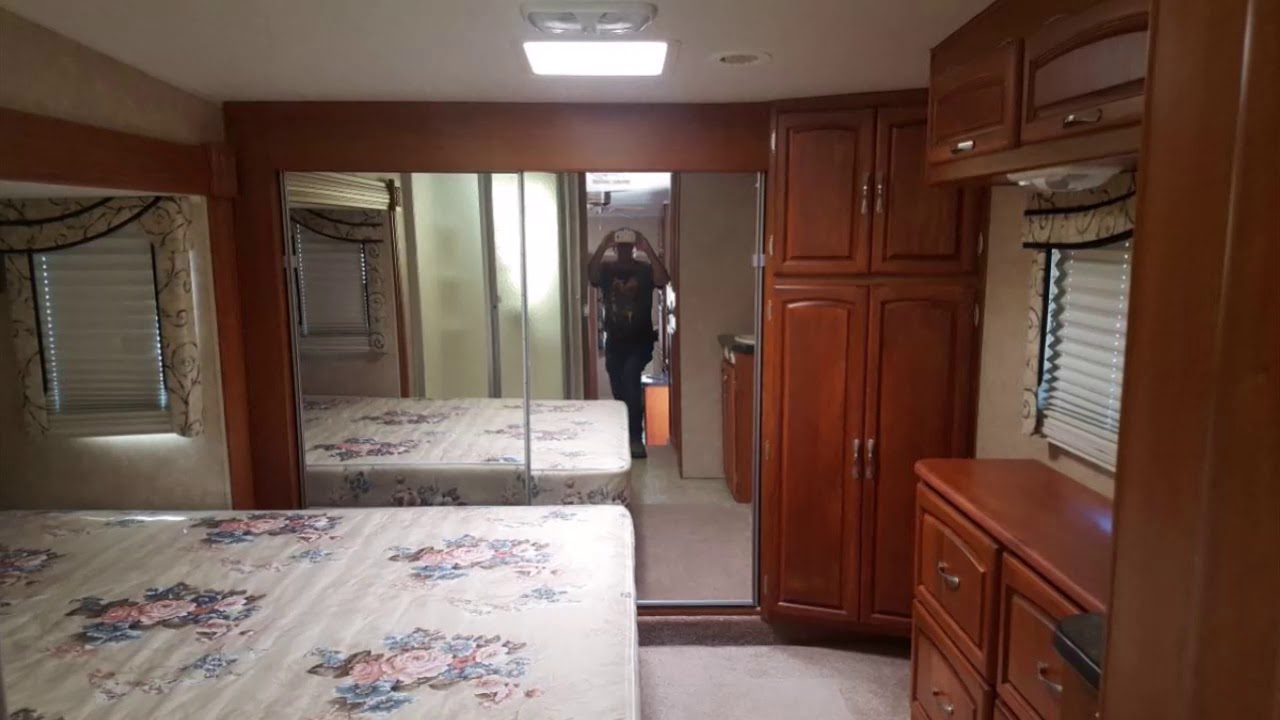 2009 Jayco Eagle Deluxe Edition 38 ft 5th wheel wfront bunks&3 slides ...