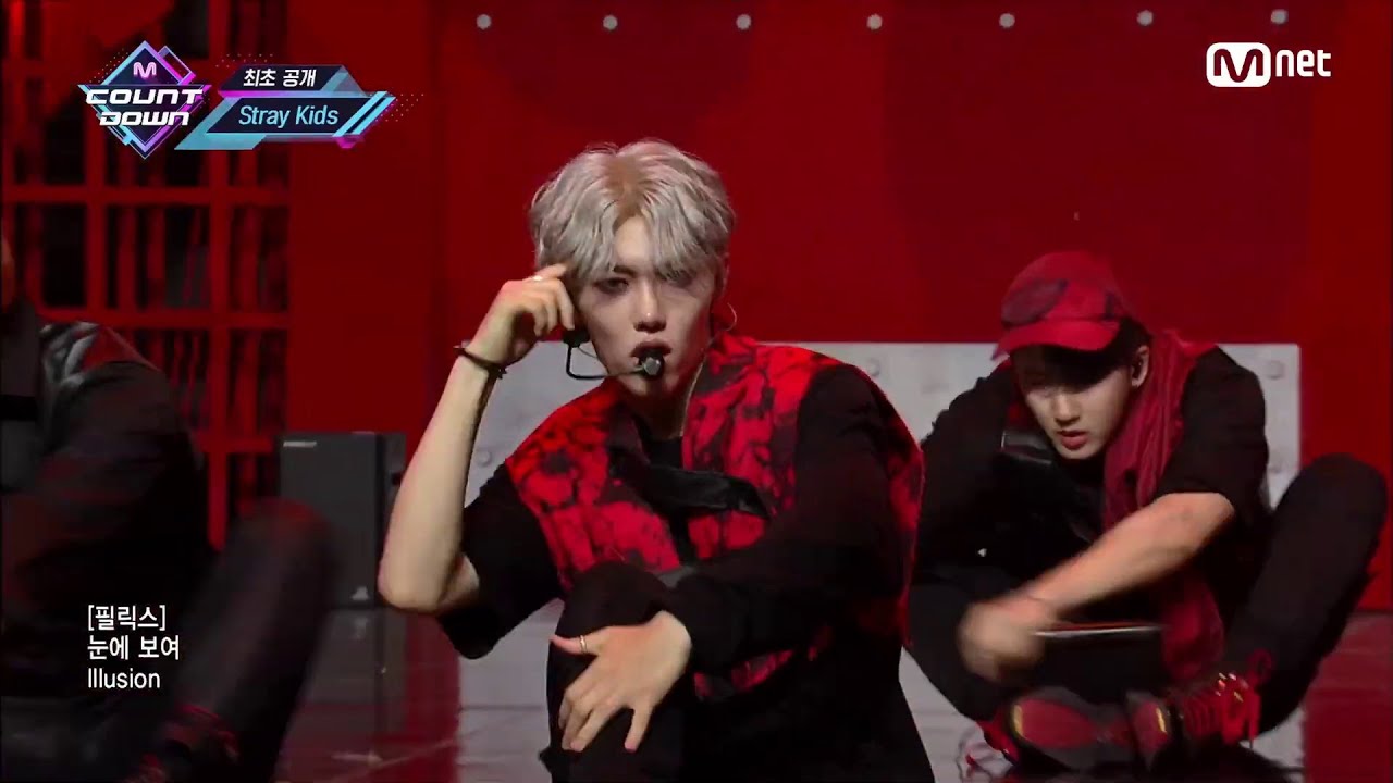 Felix's part "Cooking like a chef, I'm a five star Michelin" in "神메뉴 ...