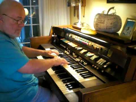 Mike Reed plays "Sunday" on the Hammond Organ - YouTube