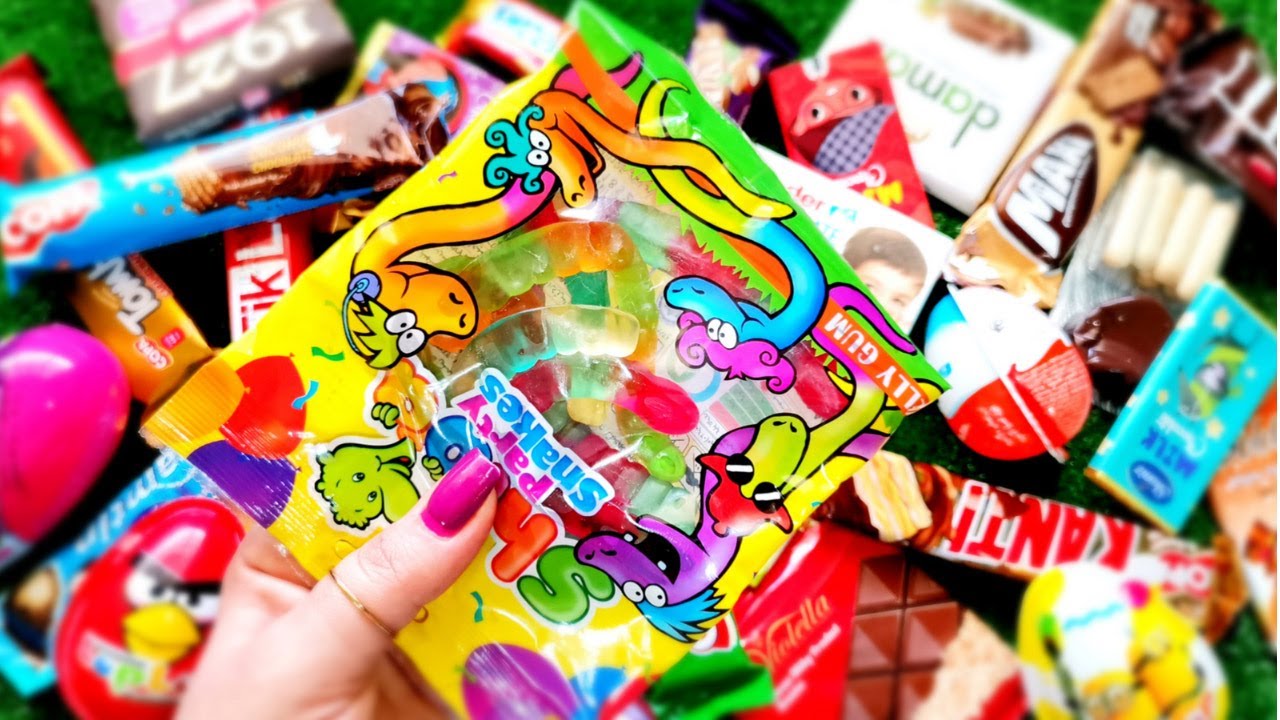 lot's of candies:🤯How do these snakes stretch?🐍Gummy candy - YouTube