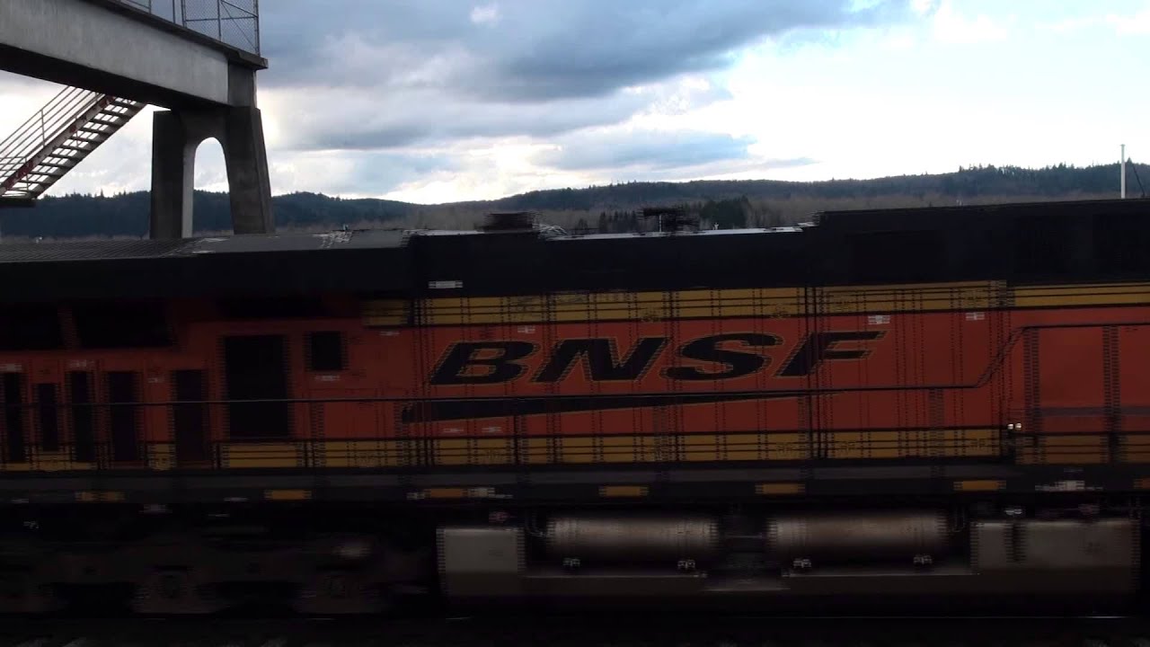 BNSF GP60B's Kalama, Washington: 12-30-14 - YouTube