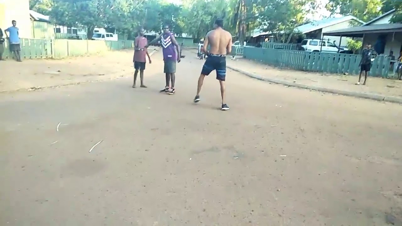 Kalumburu fight - YouTube