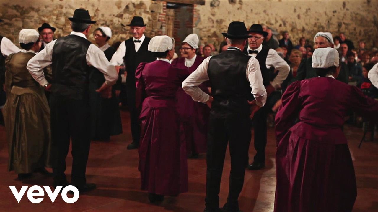 Katerine - Danse traditionnelle [Official Video] - YouTube