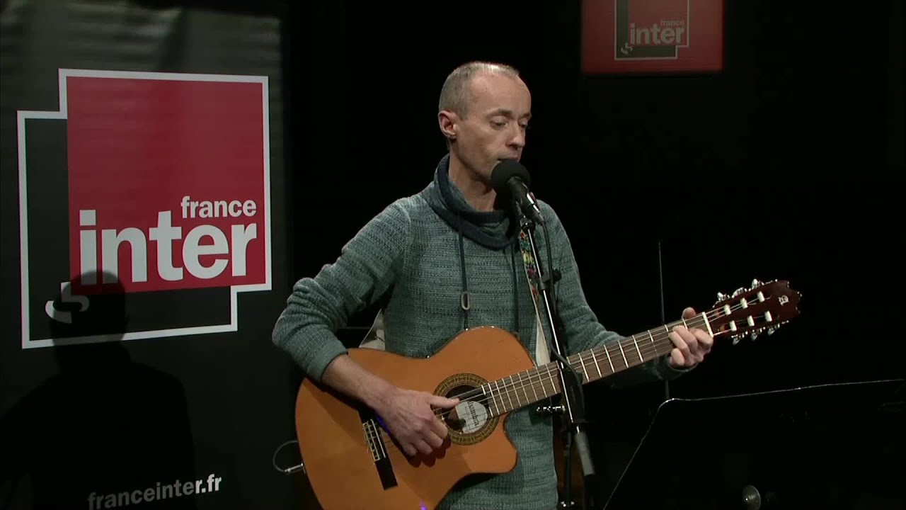 Sacré Apple - La chanson de Frédéric Fromet - YouTube