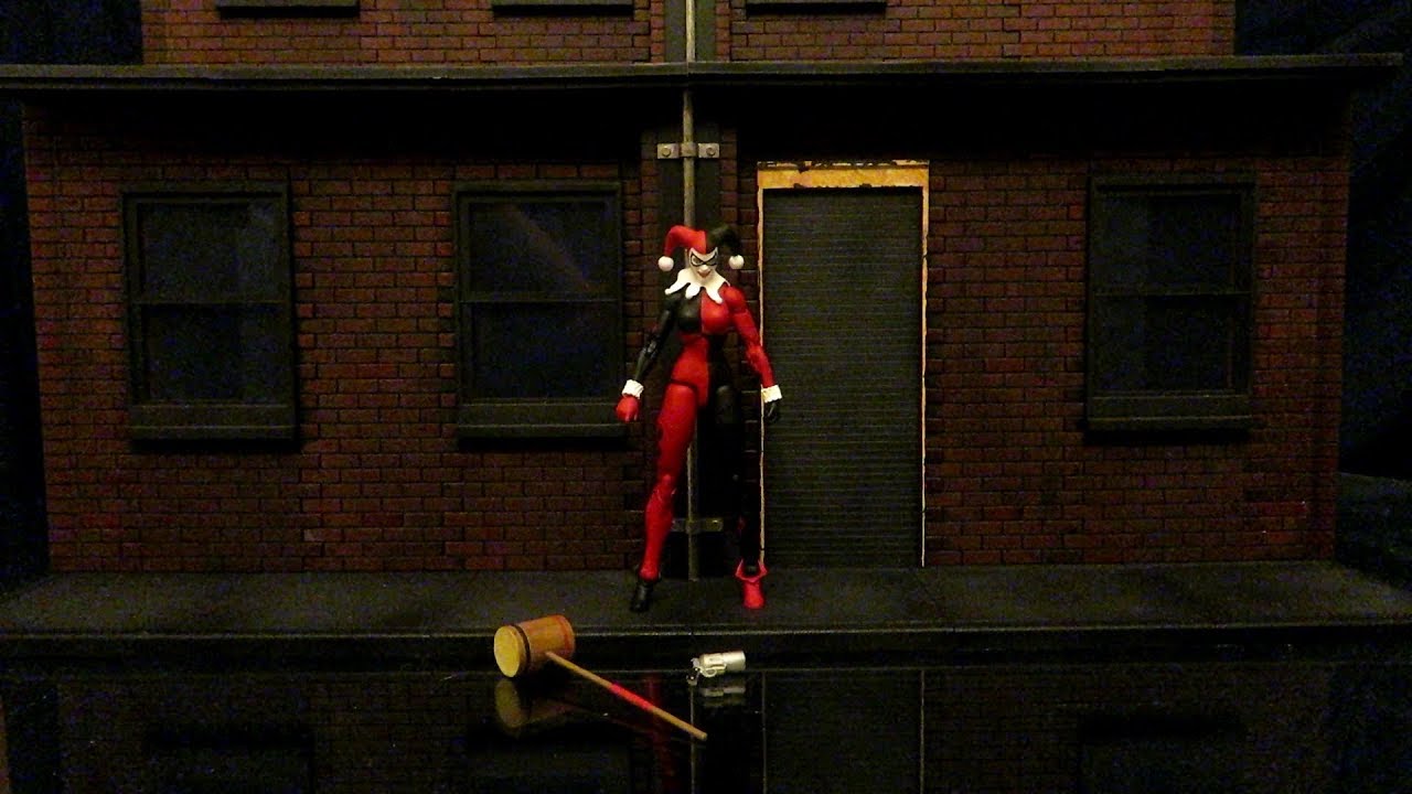 DC Collectibles DC Essentials Harley Quinn Action Figure Review ...