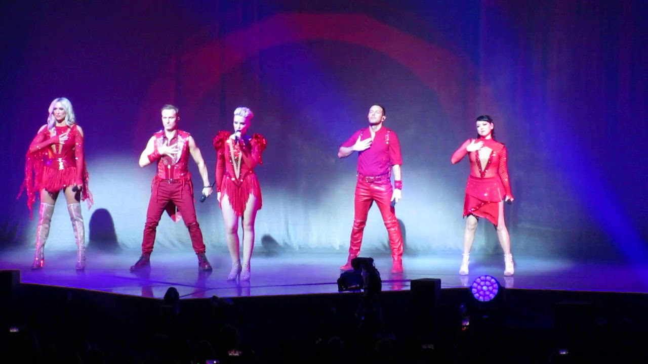 Steps concert party on the dancefloor tour Scared of the dark ...