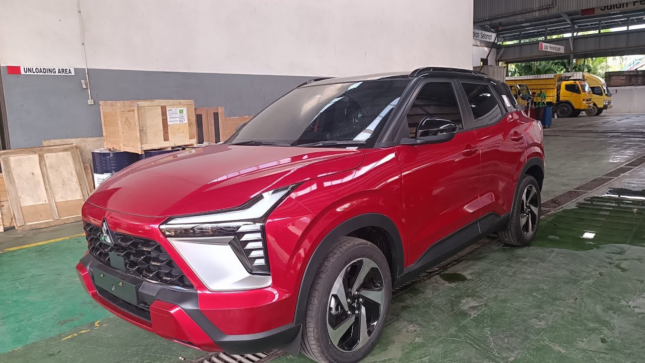 NEW...XFORCE MITSUBISHI TAMPILAN MERAH BIKIN MENGODA - YouTube