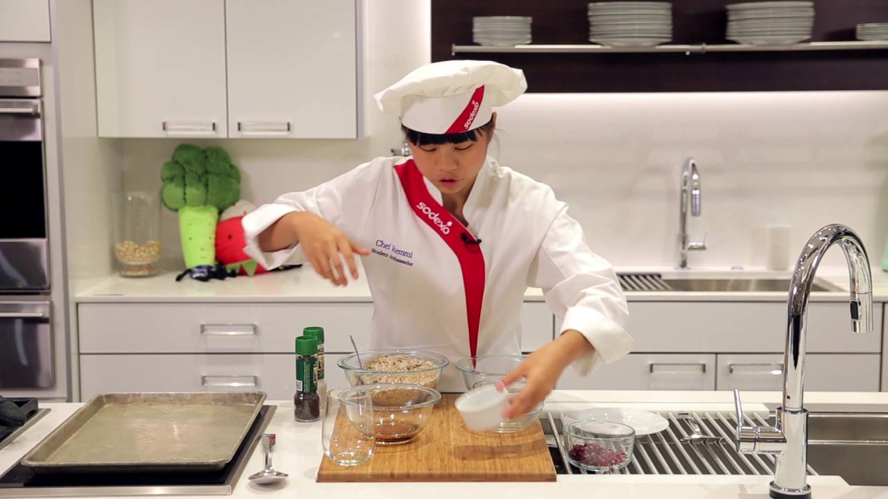 Coconut Granola With Cranberries | Cook Time with Remmi | Chef Remmi ...