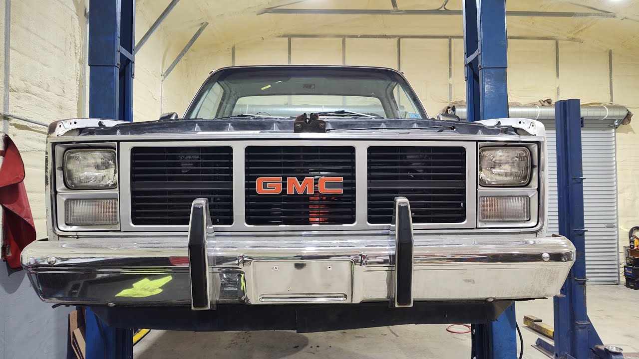 More progress on the 83' GMC square body - YouTube