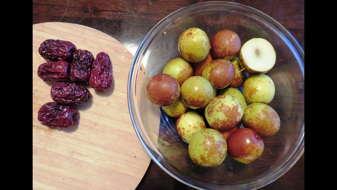 Fruit taste test: fresh winter jujubes (dates) - YouTube