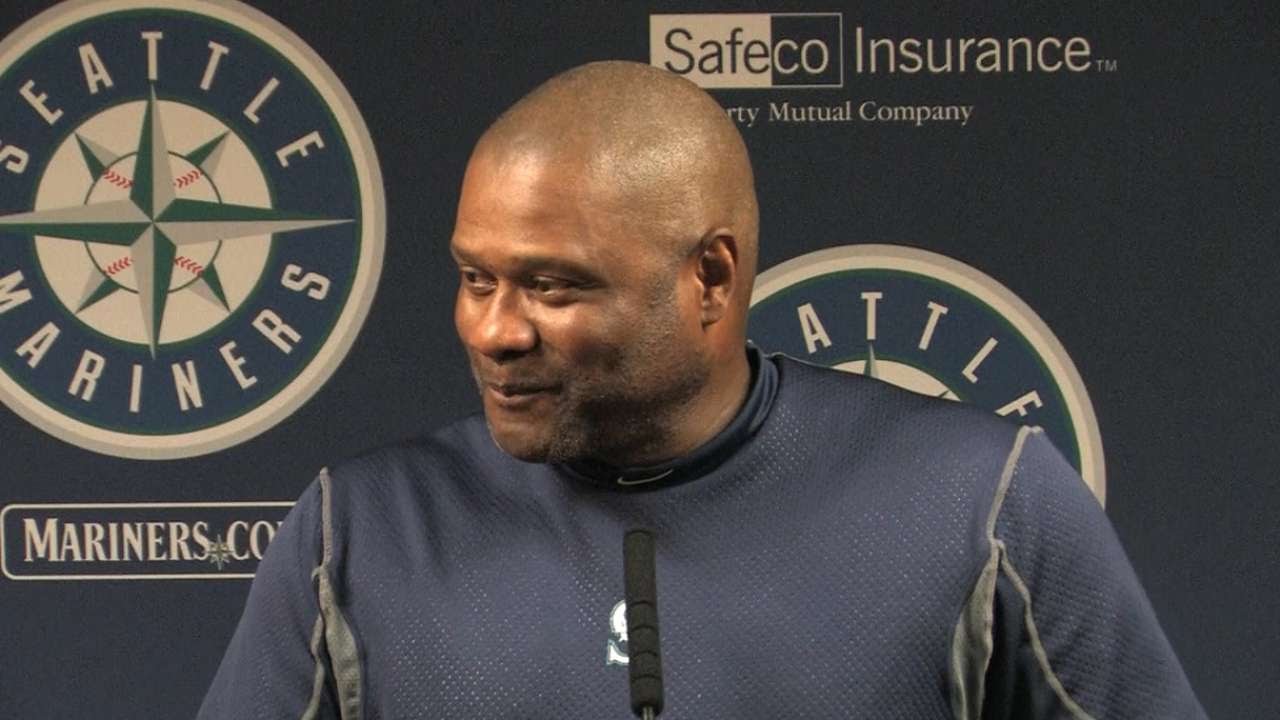 LAA@SEA: McClendon on Iwakuma in 3-1 win over Angels - YouTube