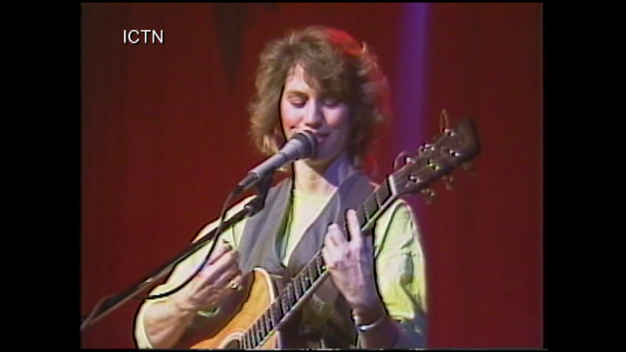 Sara Hickman - Equal Scary People - YouTube