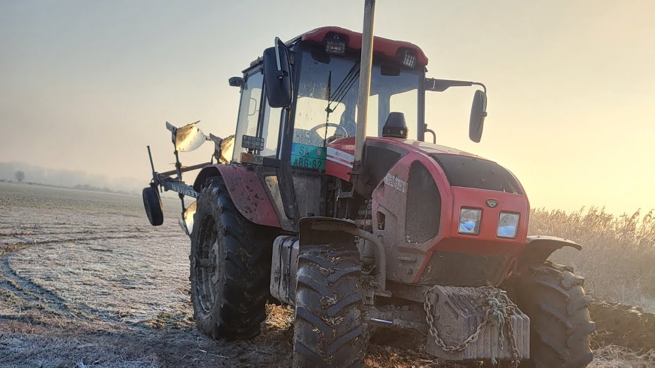 Téli nehézkes szántás kötöt talajon (1221.3 belarus&lemken opál110 ...