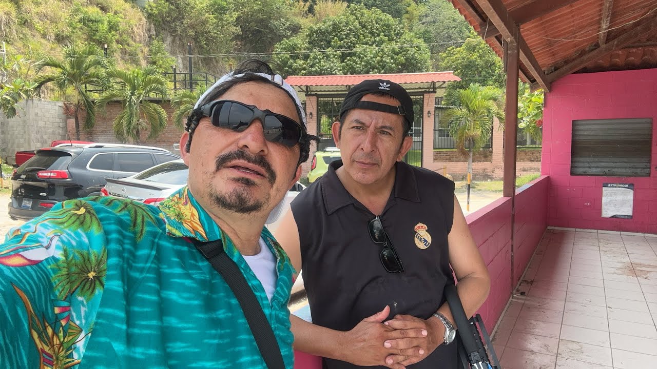 Tacuazin El Salvador está realizando una transmisión en vivo apulo mama ...