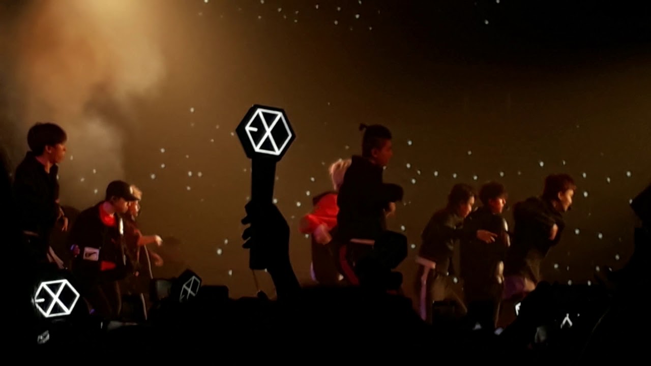 180316 EXO-Diamond #TheElyXionInBKK DAY1 - YouTube