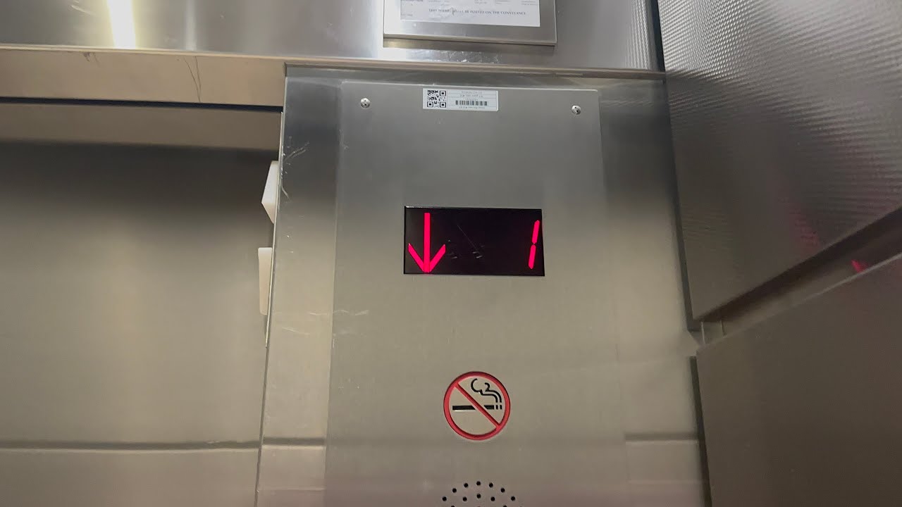 Otis LRV (mb. ThyssenKrupp) Hydraulic Pool & Spa Elevator - Marriott ...