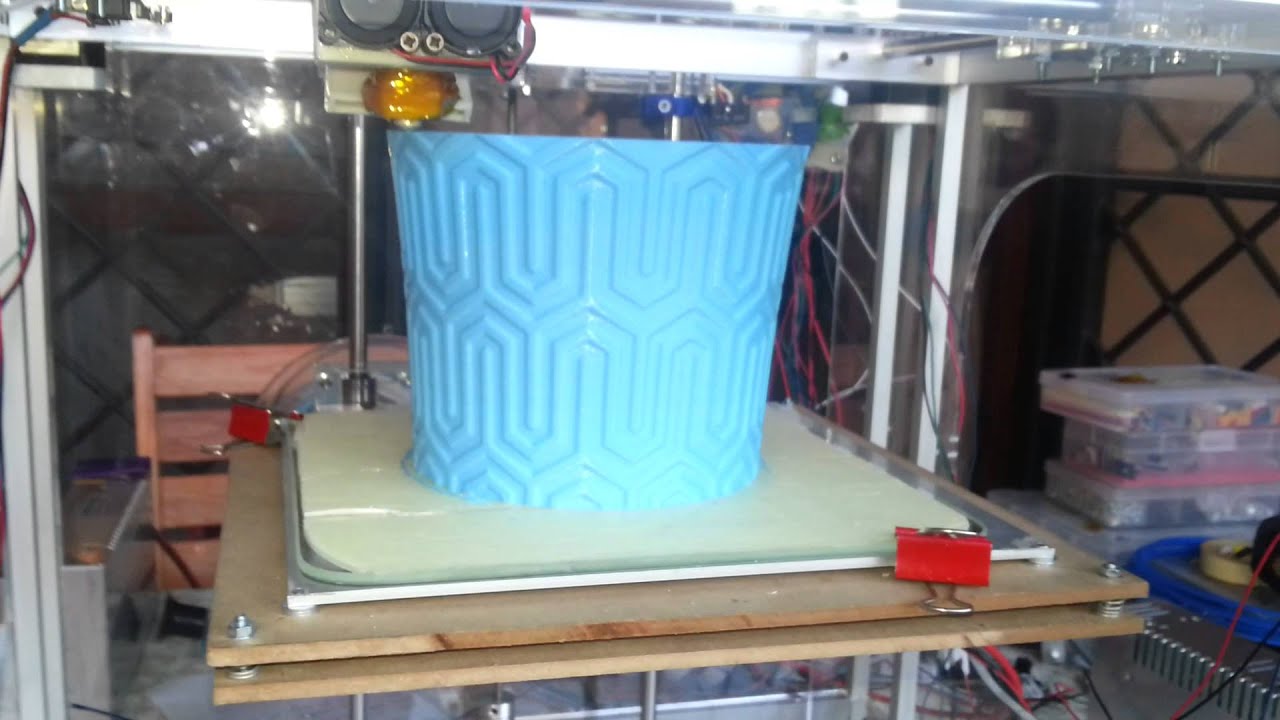 Miracube LC - A CoreXY 3d Printer Laser Cutted - Second run (Video 4 il ...