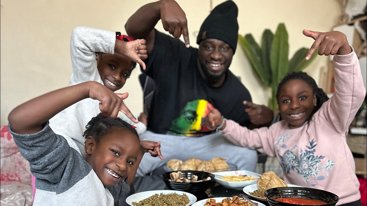 Eating Ghanaian 🇬🇭Local food Gari and Bean Gob3 with my children in UK ...