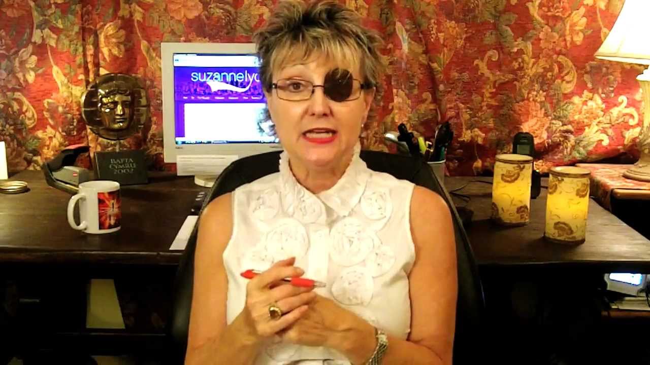 HOW TO PITCH YOURSELF AND YOUR PROJECTS - Suzanne Lyons '10 Tips ...