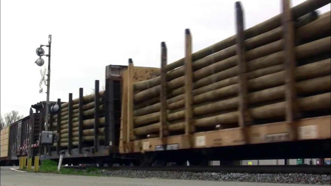 Amtrak and CSX Trains Through Ashland, VA - YouTube