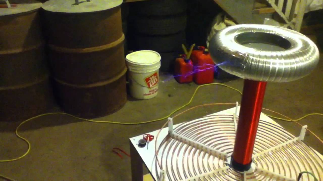300, 000 volt NST coil - YouTube